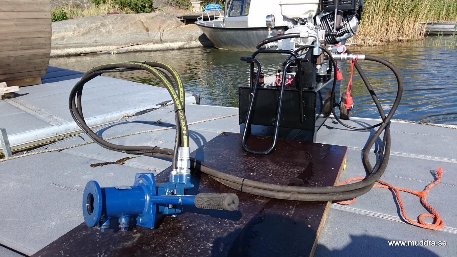 Dredge engine with pump - llkapg